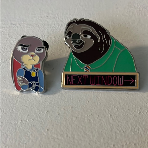 Disney | Accessories | Disney Zootopia Pin Flash Sloth Red And Blue ...